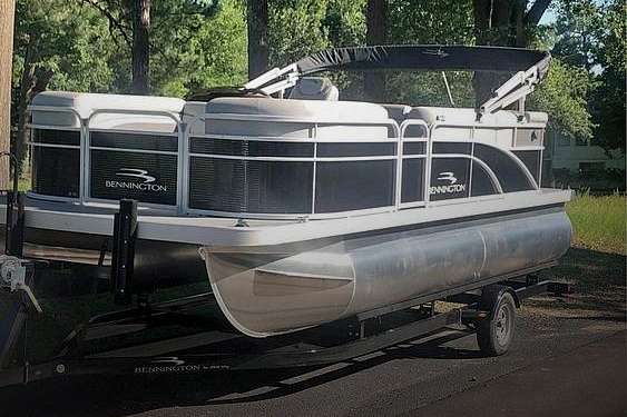 2020 Bennington Pontoon Boat sv 20