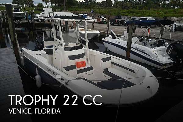 2024 Trophy Center Console 22 CC